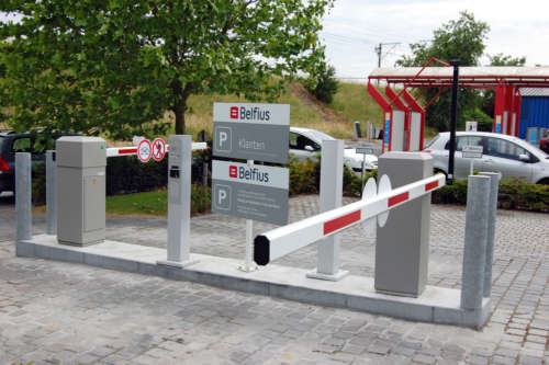 Alphatronics – Parking system using bank cards or ID