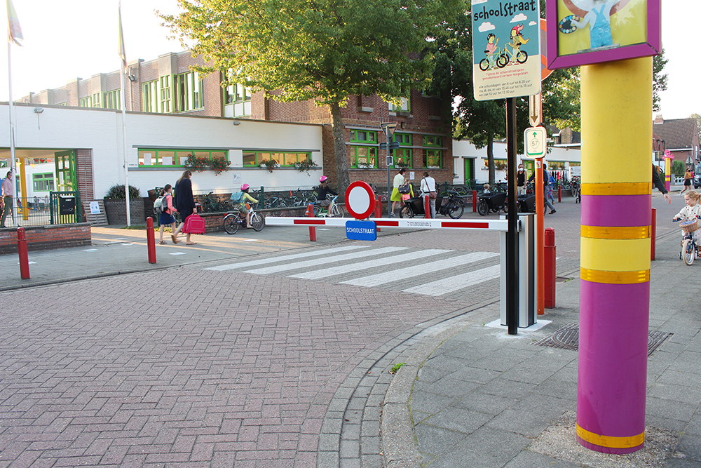 Alphatronics – Manual barrier Manubar